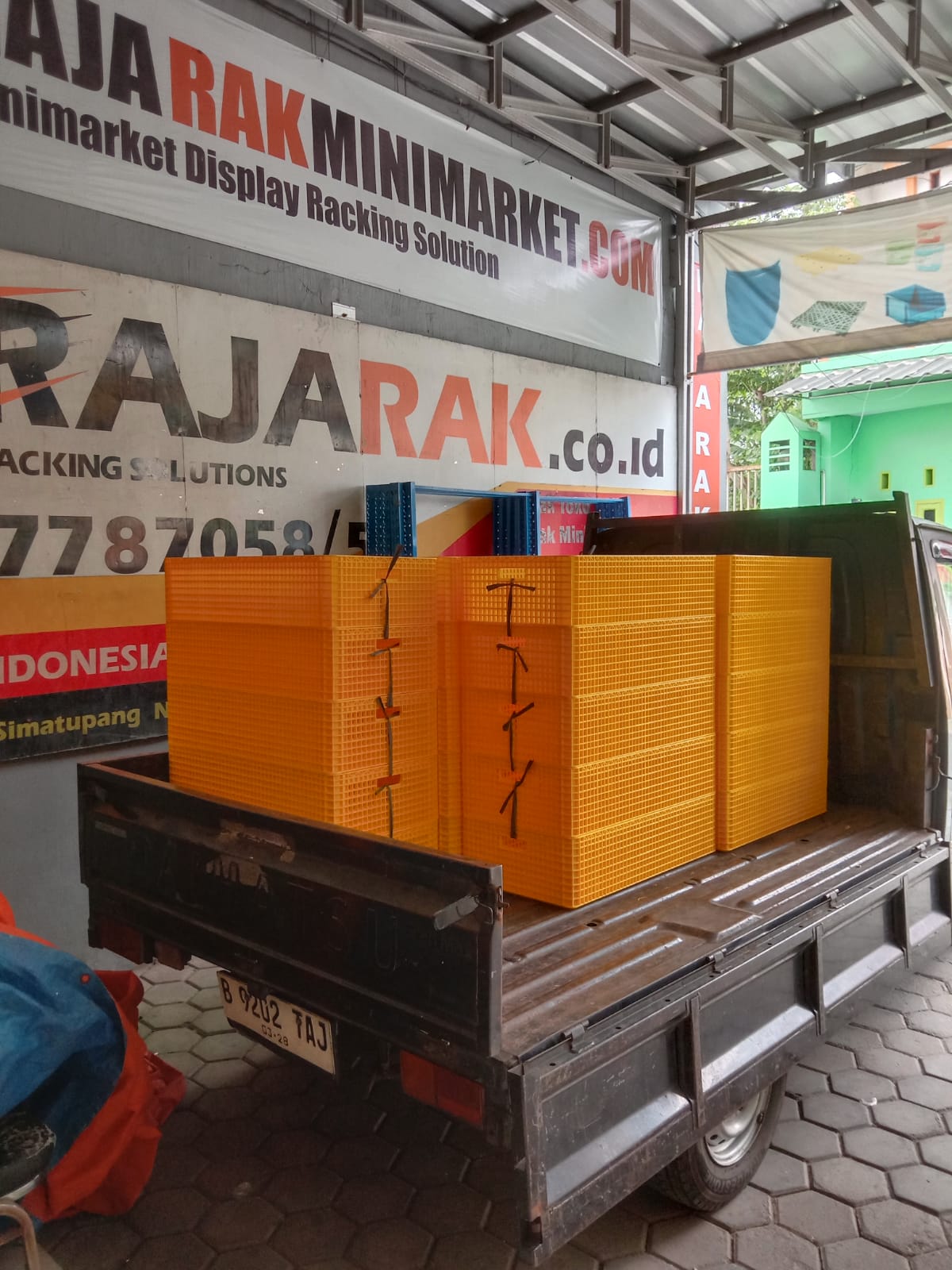 Pengiriman Box Container Plastik Industri Rabbit 7303 ke Kupang – NTT ...
